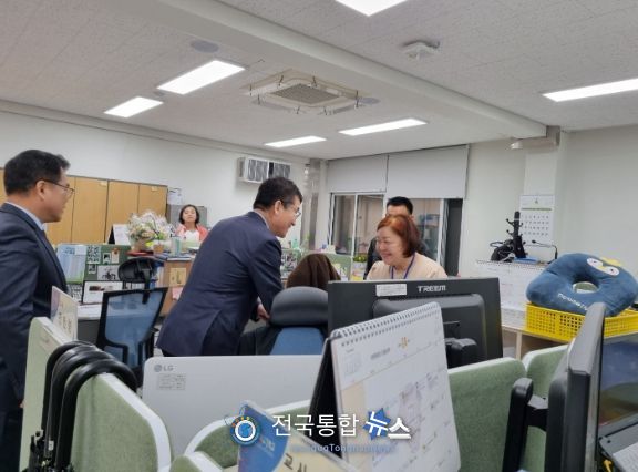 충북교육청 윤건영 교육감 야간자율학습 격려 차 충주여고 방문